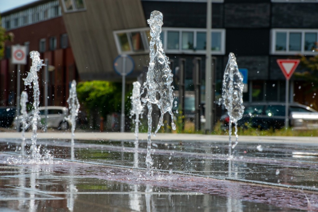 Fonteinen op het Ecuplein: Van Stedelijk Leeg naar levendig en groen ...